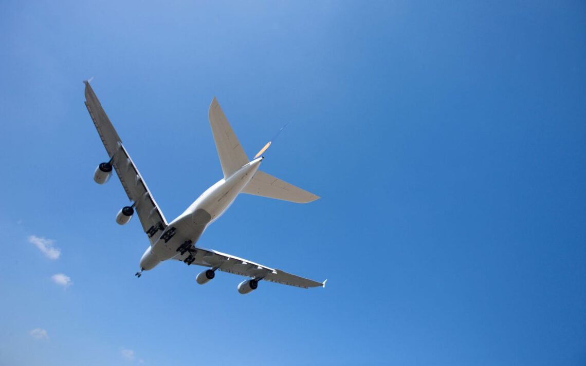 How Fast Does an Airplane Travel - Beta Va'K'tion